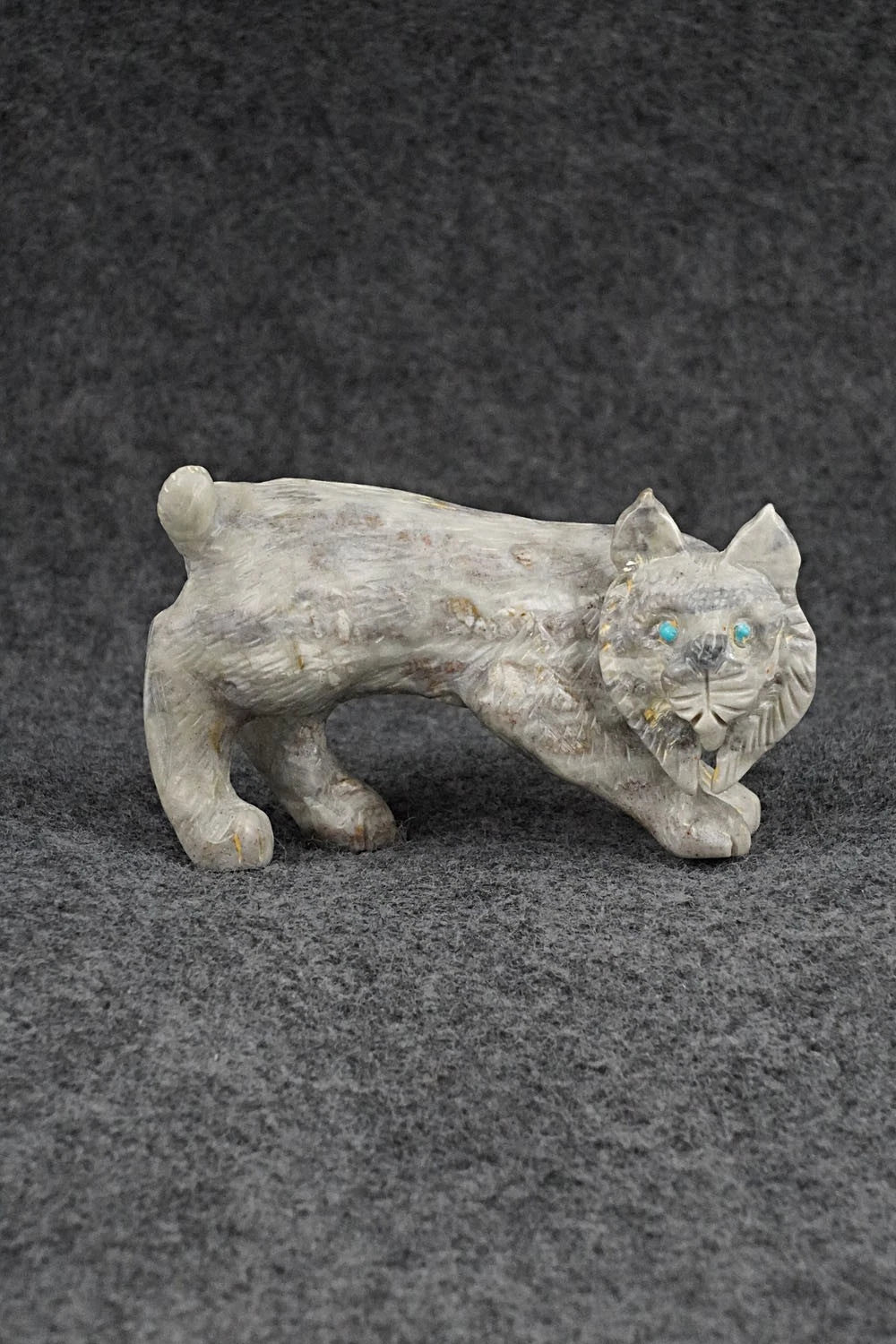 Bobcat Zuni Fetish Carving - Wayne Cheama – High Lonesome Trading